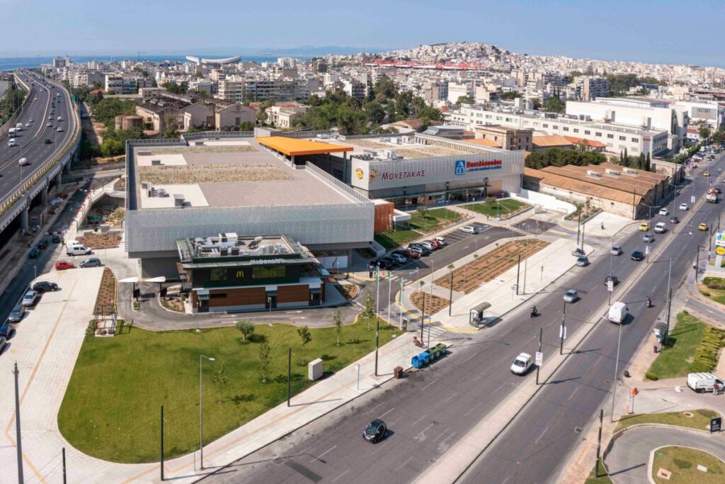 Εγκαινιάστηκε το νέο εμπορικό πάρκο TOP PARKS στην οδό Πειραιώς